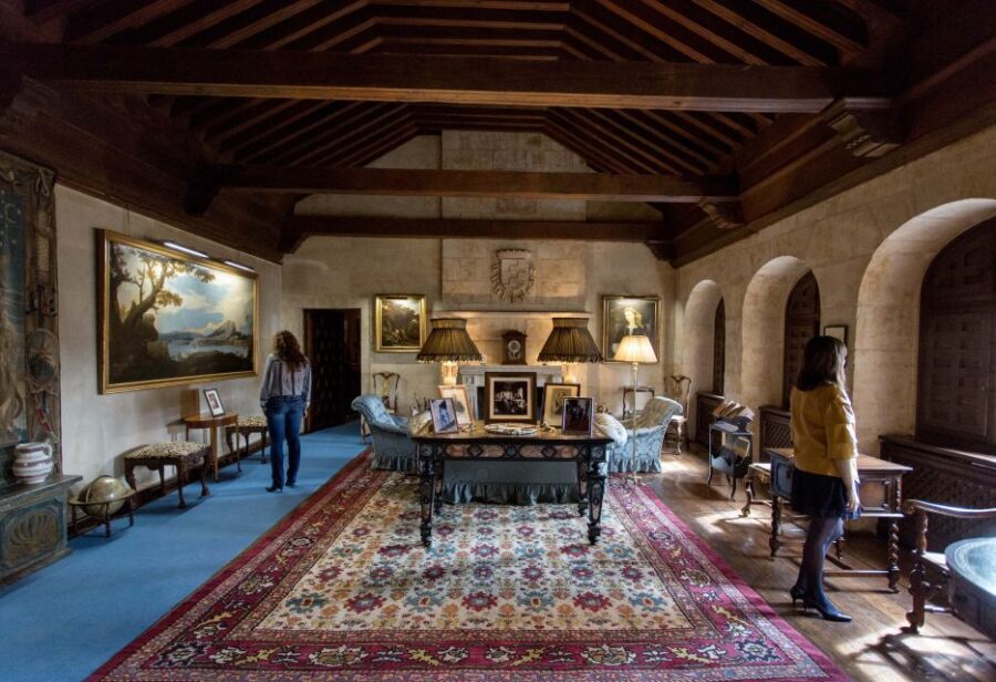 Salamanca: Monterrey Palace Audio-Guided Tour - Who Should Consider This Tour?