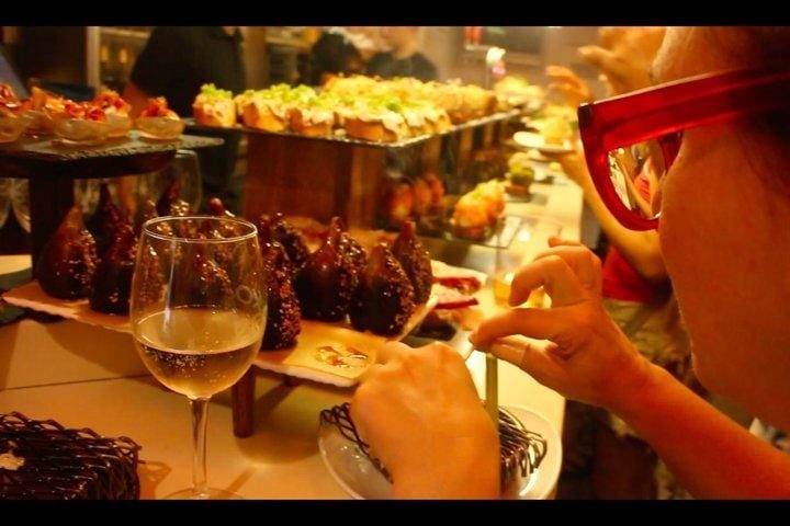 San Sebastián Walking Dinner Tour with Basque Bites - What’s Included and What to Keep in Mind