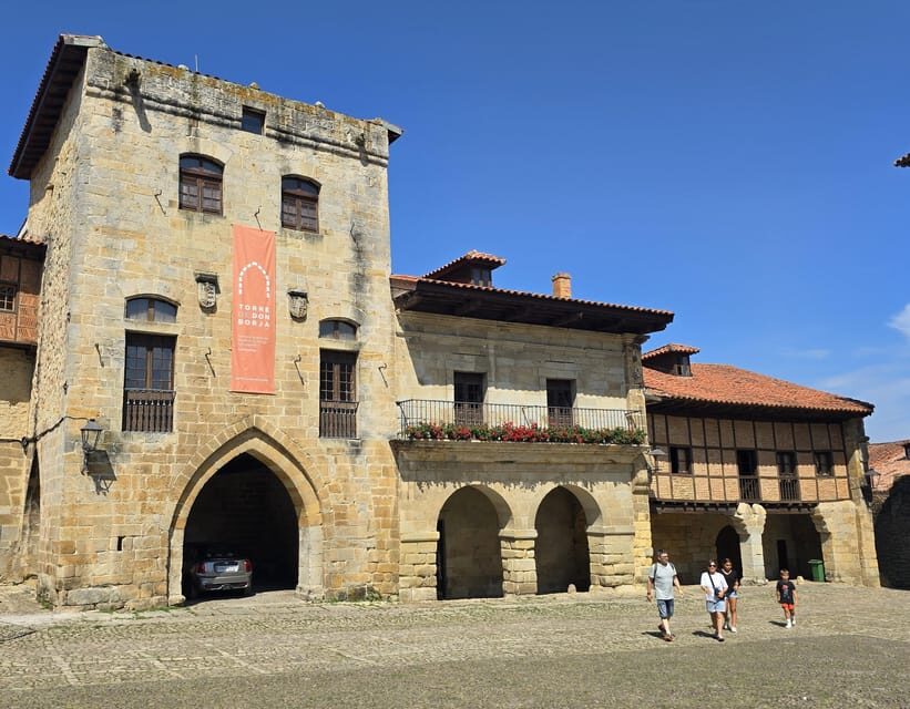 Santillana del Mar: exclusive private tour with Collegiate Church of Santa Juliana - Exploring Santillana del Mar: A Step-By-Step Breakdown