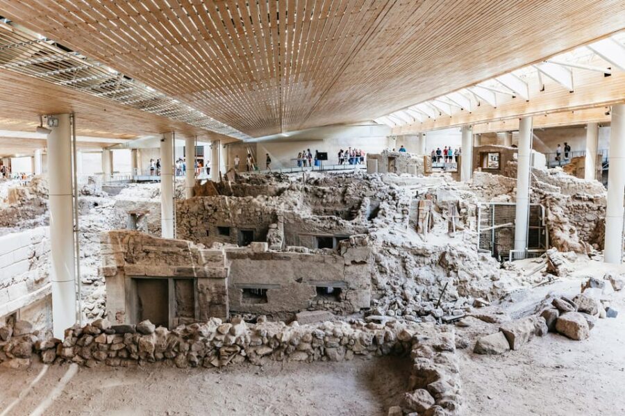 Santorini: Akrotiri Prehistoric City Private Guided Tour - Who Will Benefit Most?