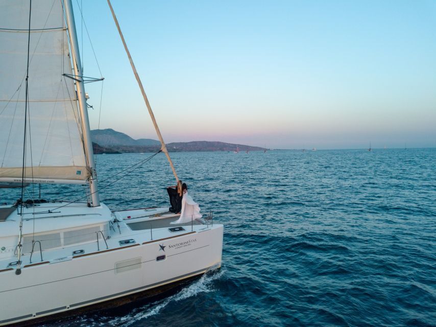 Santorini Catamaran Cruise with Swimming, Meal and Open Bar - Why This Tour Works Well