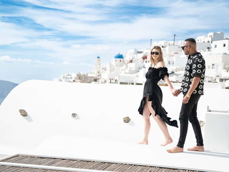 Santorini Couple Photo Session - Who Will Enjoy This?