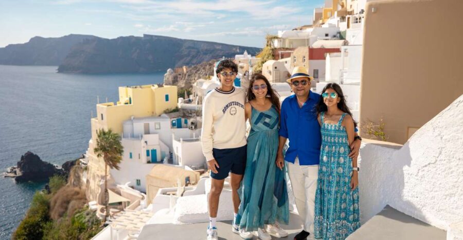 Santorini Family Photoshoot (Oia Village) - What to Expect During the Photoshoot
