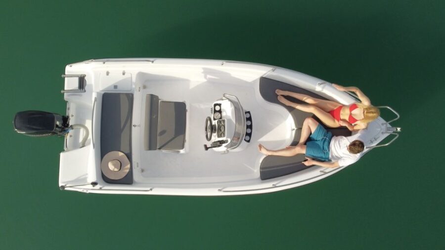 Santorini: Half-Day Boat Rental Without License - What to Expect on the Day