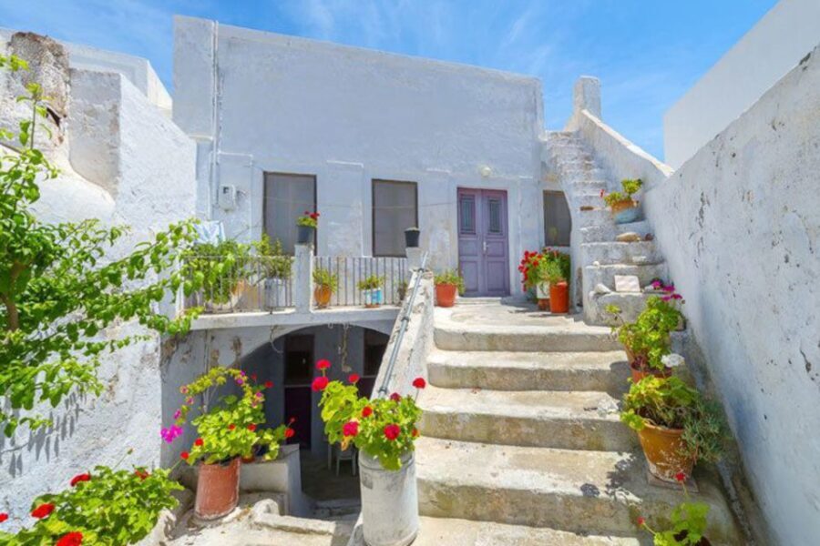 Santorini Island Bus Tour and Caldera Sunset Cruise - How the Day Unfolds