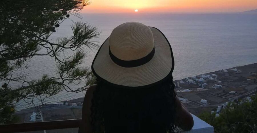 Santorini: Private Sunrise Tour with Breakfast and Oia Visit - What Makes This Tour Stand Out