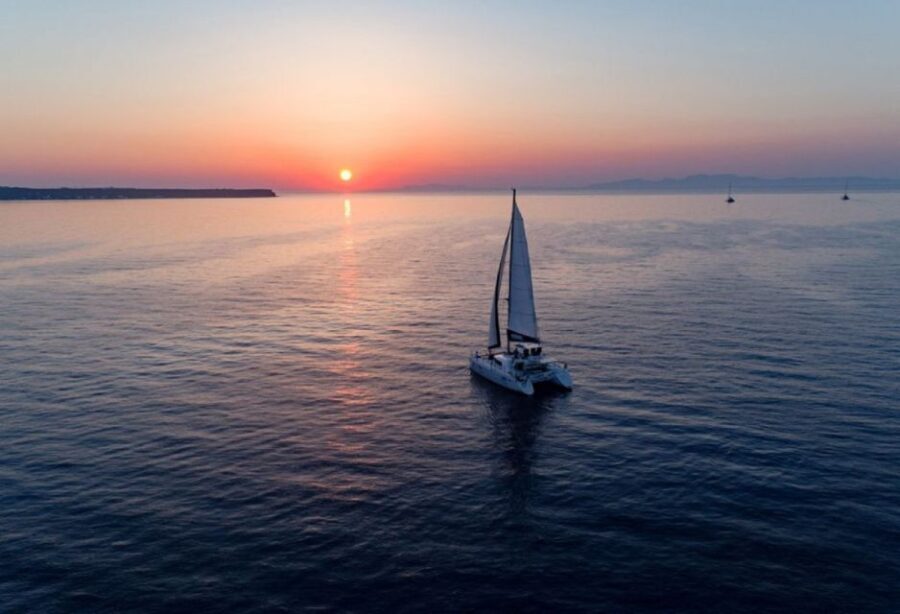 Santorini: Private Sunset Cruise with Dinner and Drinks - Why This Tour Works Well for Certain Travelers