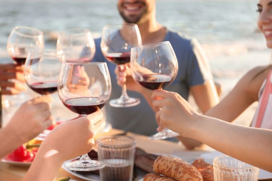 Santorini: Private wine tasting and local music tour - The Ideal Audience