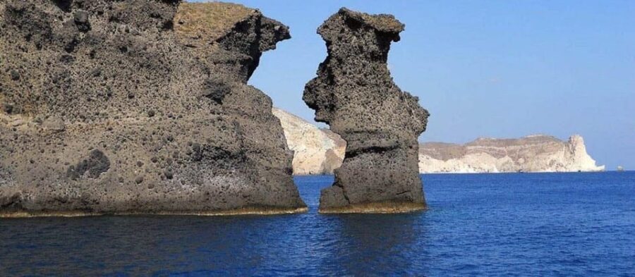 Santorini:Cruises with Catamaran around the Volcanic Island. - What to Pack and Practical Tips