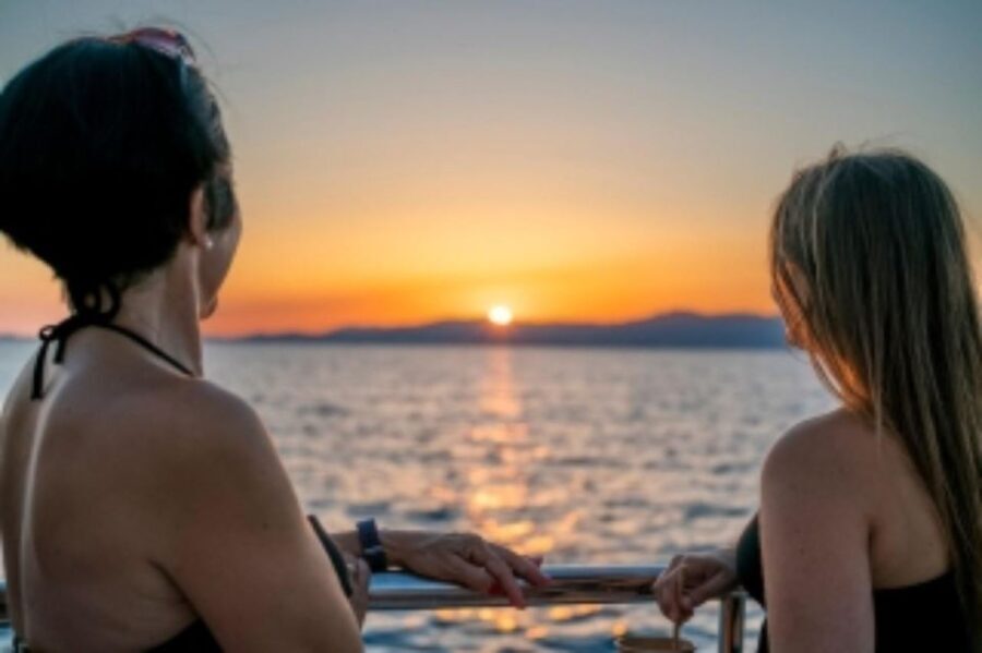 S'Arenal: Sunset Catamaran Cruise with BBQ - The Culinary Touch: BBQ and Refreshing Drinks