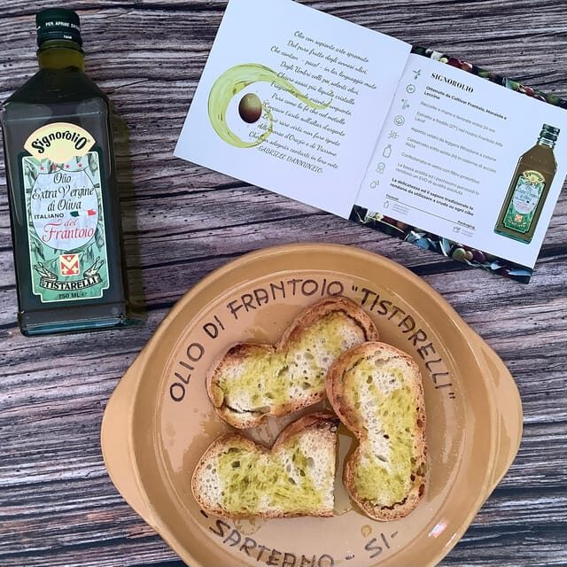 Sarteano: Tasting of oils and bruschetta - The Production and Tasting Experience