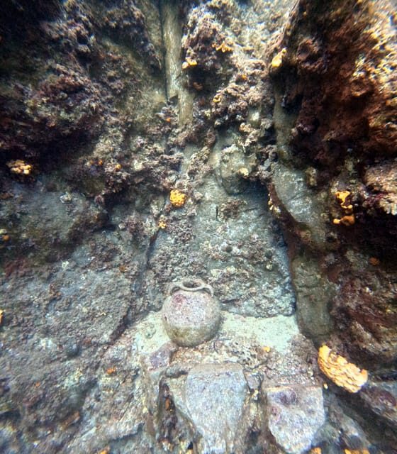 Scuba Diving in the Volcanic Caldera/shorelines of Santorini - Who Should Consider This Tour?
