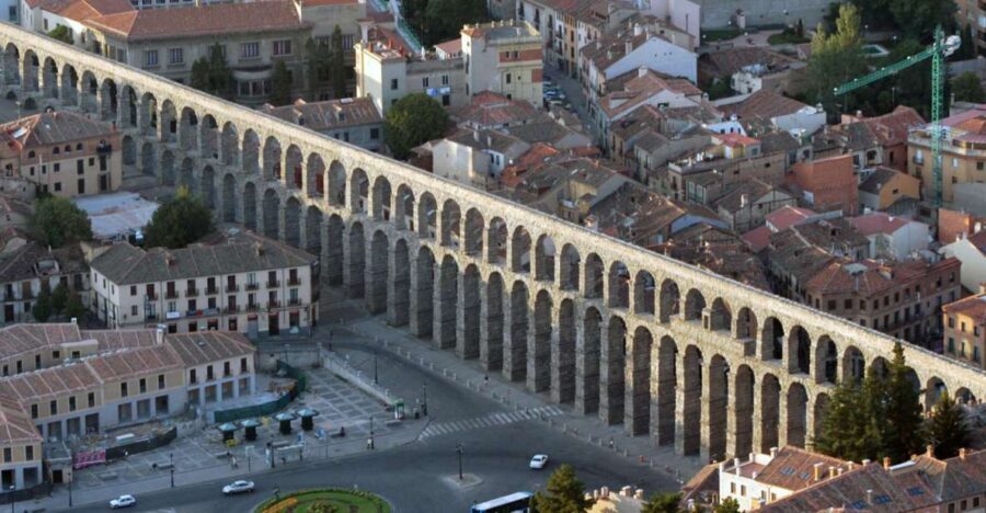 Segovia: 3-Hour Private Walking Tour - The Highlights: Roman Aqueduct and Segovia Cathedral