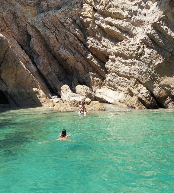 Sesimbra: Private Boat Tour-Wild beaches, secret bays, Caves - What Makes This Tour Stand Out