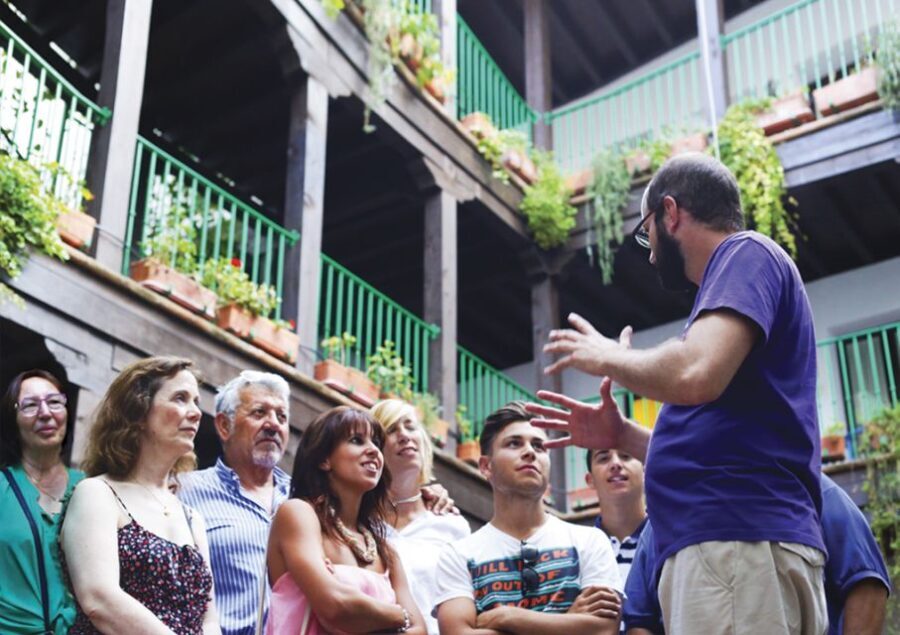 Seville: 1-Hour Walking Tour Barrio de Santa Cruz - Why This Tour Is Worth Considering