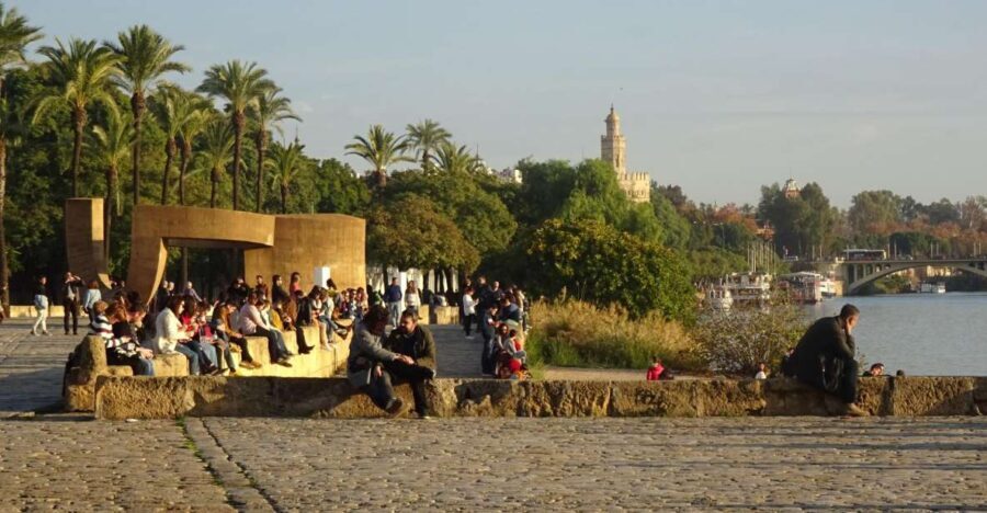Seville: 2.5-Hour Evening Electric Bike Tour - Key Points