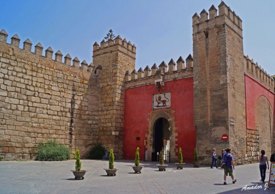 Seville: Alcazar, Cathedral, and Giralda Skip-the-Line Tour - Starting at Seville’s Cathedral