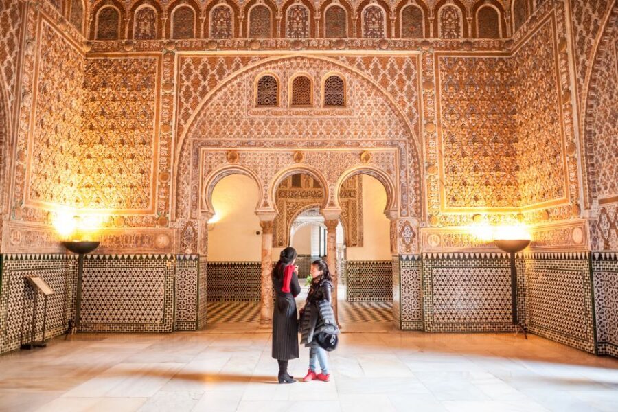 Seville: Alcazar Guided Tour with Entrance - Who Should Consider This Tour?