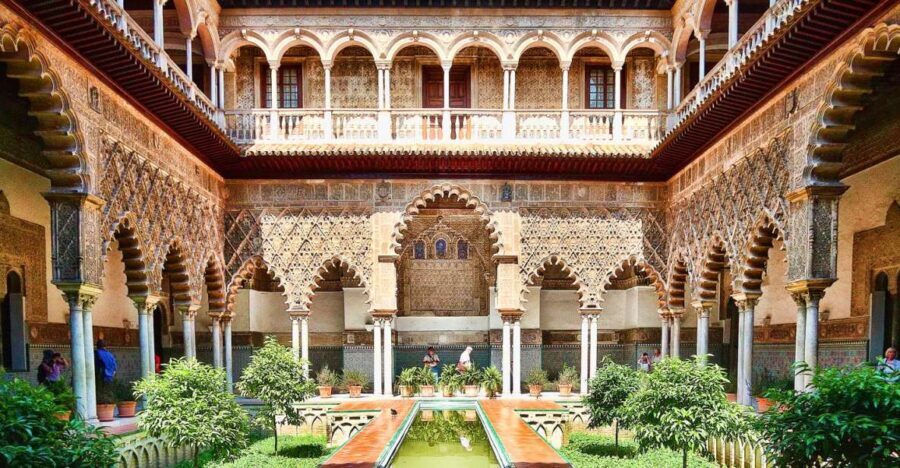 Seville: Cathedral, Giralda & Alcázar Guided Tour - Detailed Breakdown of the Itinerary