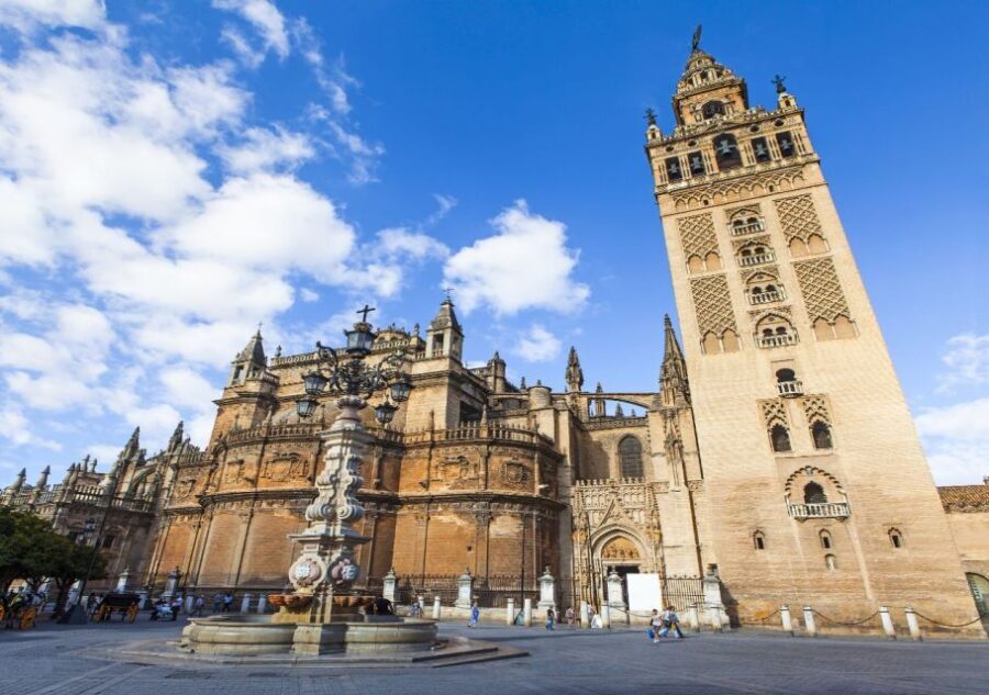 Seville: Cathedral & Giralda Guided Tour with Entry Tickets - What to Know Before You Go