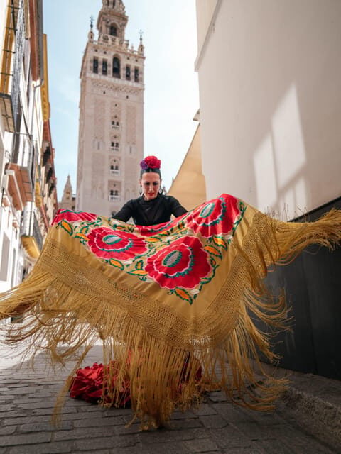 Seville: Flamenco 2 x 1: Flamenco Tour + Dance Class - What to Expect During the Tour