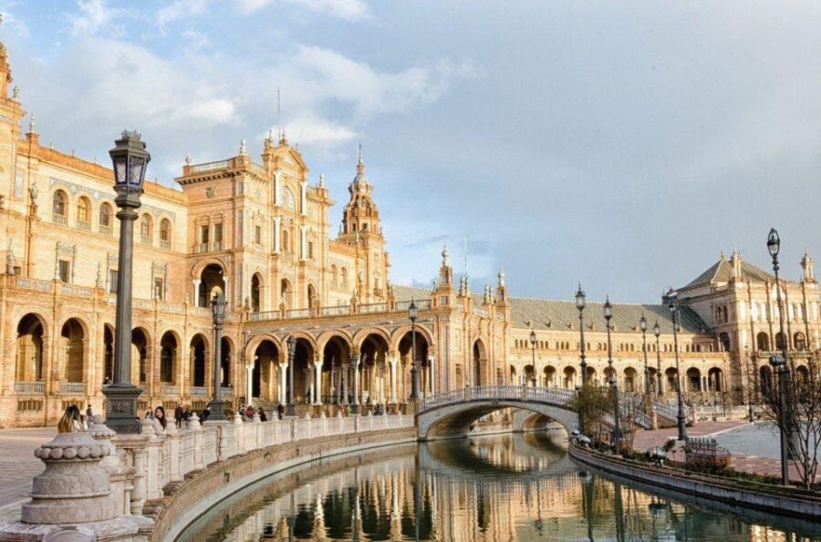 Seville Private Guided Walking Tour - The Advantages of a Private Guided Tour