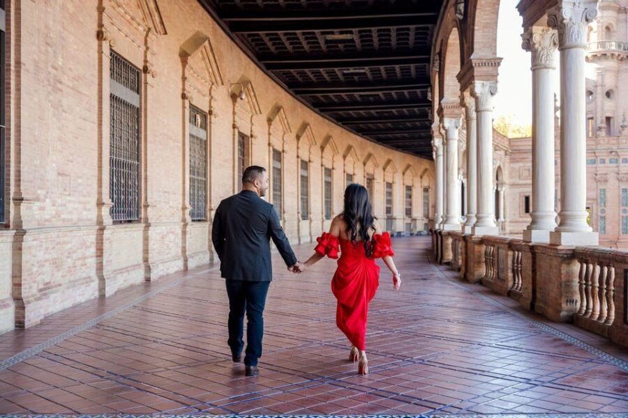 Seville: Romantic photoshoot for Couples - The Experience in Detail