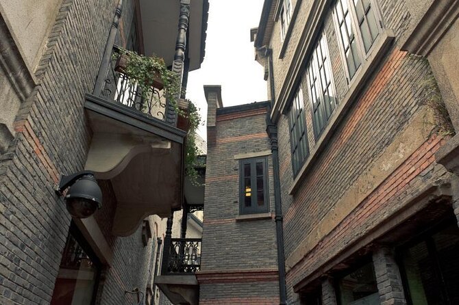 Shanghai Night River Cruise and Light Tour with Yuyuan Bazaar - Key Points