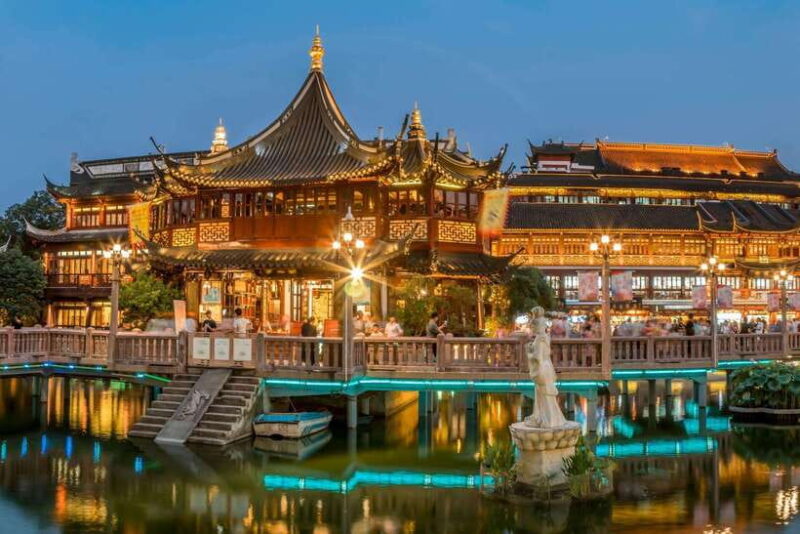 ShanghaiOld Town, Yu Garden, Zhujiajiao Water Town Bus Tour - An Introduction to the Tour Experience