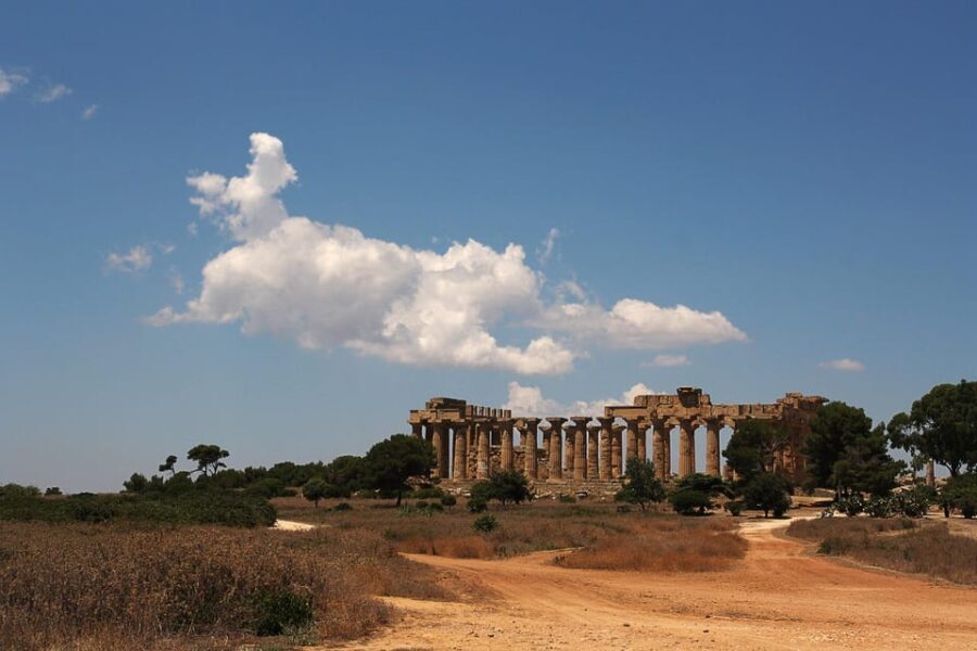 Sicily: Segesta Ticket, Shuttle Service & City Audio Tour - Exploring Segesta: An In-Depth Look