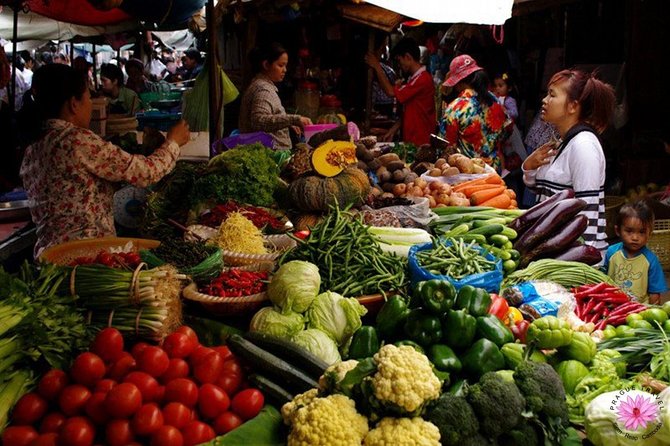 Siem Reap Evening Street foods Tours by Tuk Tuk - Key Points