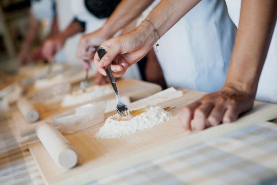 Siena countryside: cooking class in a real Tuscan farmhouse - Who Is This Tour Best For?