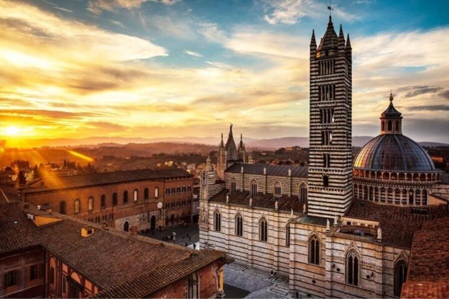 Siena : Highlights Private Walking tour - Visiting Siena’s Sacred Landmarks