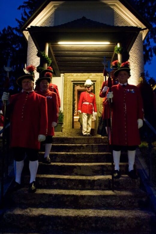 Silent Night Oberndorf Christmas Eve Tour from Salzburg - Additional Practical Information