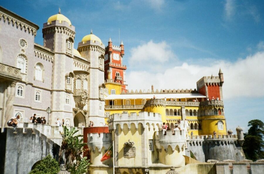 Sintra: Full Day guided tours by Van with Local guide - Itinerary Breakdown: What to Expect