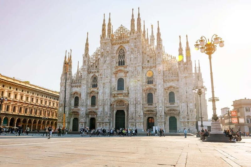 Skip-the-Line Duomo & La Scala Museum Tour + Hop On Hop Off - The Optional Hop-On Hop-Off Bus