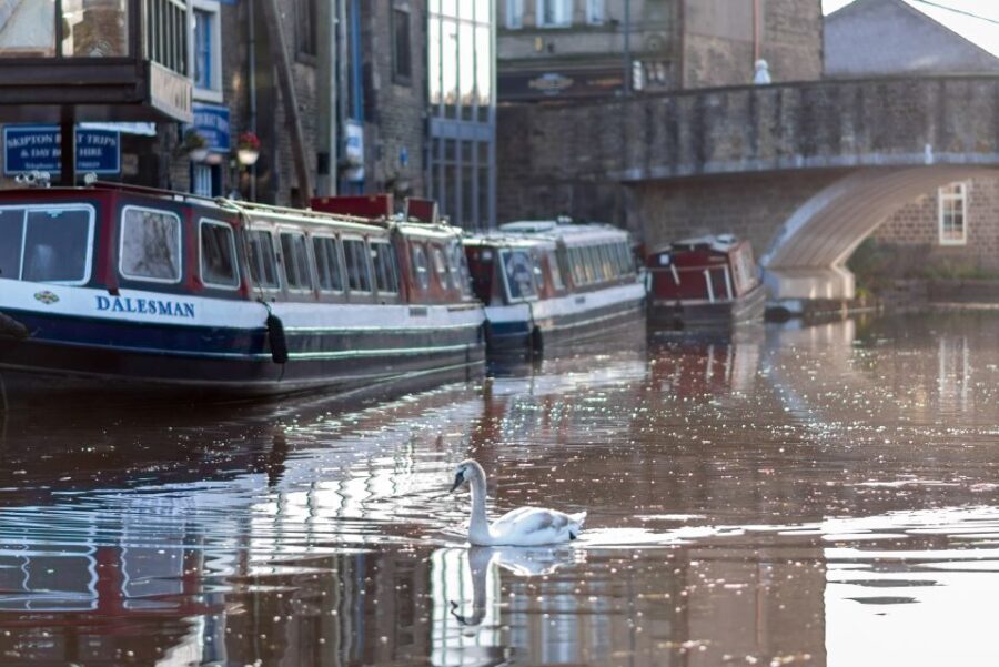 Skipton: 1-Hour Canal Cruise - Exploring the Details of the Skipton Canal Cruise