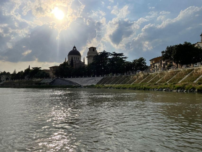 Soft-rafting at sunset and aperitif in Piazza Erbe - Why Soft-Rafting at Sunset is a Special Verona Experience