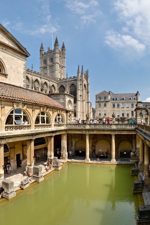 Stonehenge, Bath & Stratford Tour (1-night in The Cotsowlds) - Day One: From London to Stratford-upon-Avon and the Cotswolds