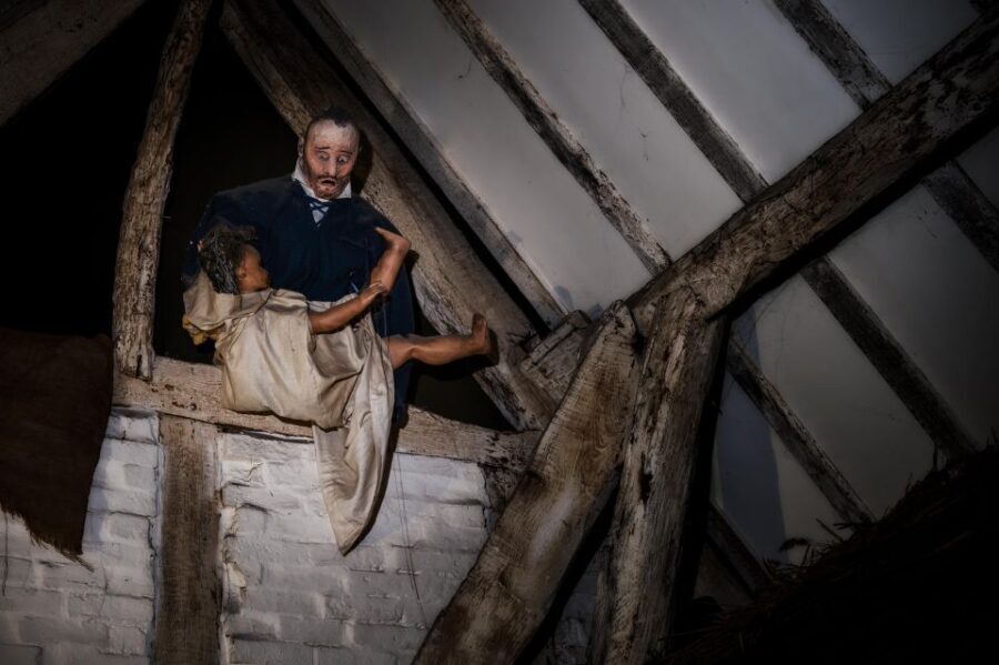 Stratford-upon-Avon: Lantern-Lit Ghost Tour at Tudor World - What the Tour Includes and Excludes