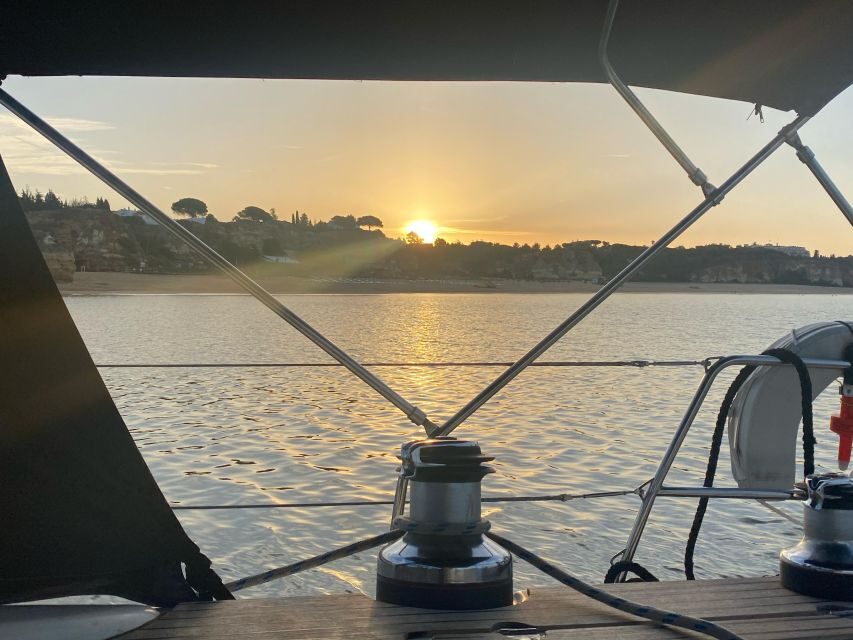 Sunset on a luxury sailing yacht - Lagos - Algarve - Analyzing the Value