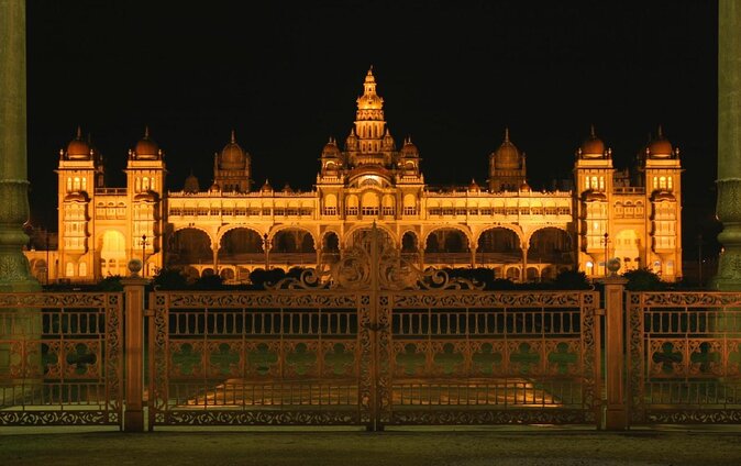 Sunshine Bangalore day tour, Lal Bagh & Tipu Sultan Fort - A Detailed Look at the Sunshine Bangalore Day Tour: Lal Bagh & Tipu Sultan Fort