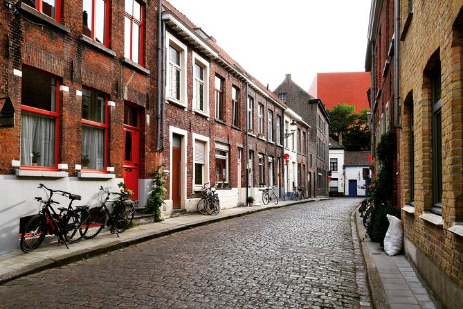Surprise Walk of Bruges with a Local - Key Points