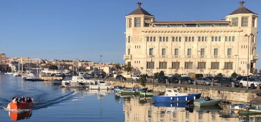 Syracuse: Boat Trip of Ortigia Island and Sea Caves - An In-Depth Look at the Syracuse Boat Trip