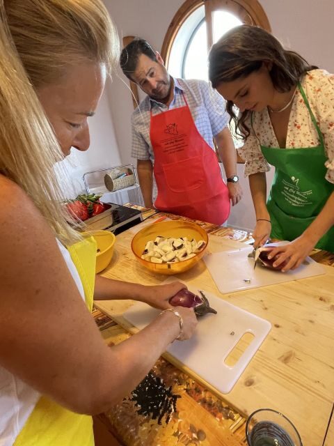 Taormina Half-Day Sicilian Cooking Class & Market Tour - Group Size and Atmosphere