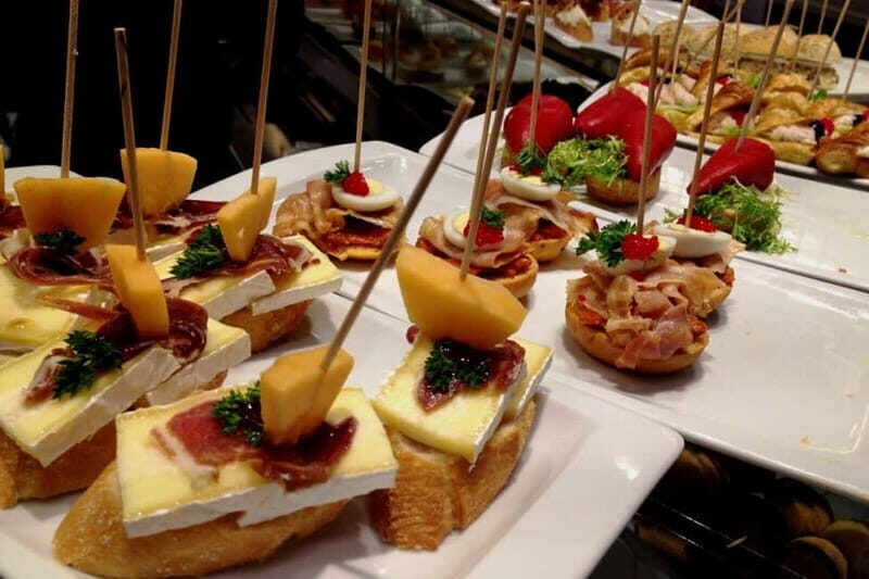 Tapas tasting with drinks at Santiago Old Towm - Who Will Love This Tour?