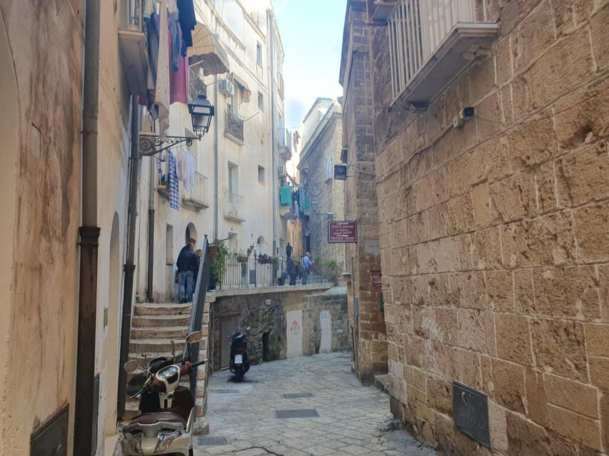 TARANTO PUGLIA WALKING TOUR UP AND DOWN - Exploring the Itinerary: What Each Stop Brings to the Table