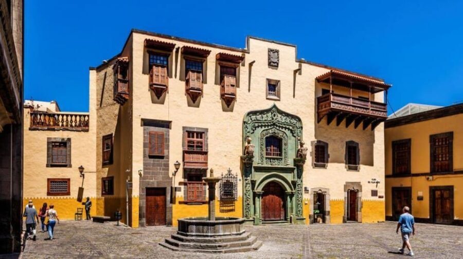 Tenerife: Gran Canaria Full-Day Guided Tour with Aquarium - Transportation and Group Dynamics