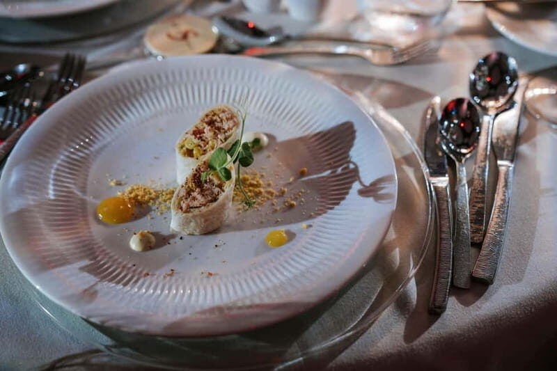 Tenerife: Scandal Dinner Show Entry Ticket and 5-Course Meal - Authentic Experiences and Authentic Feedback