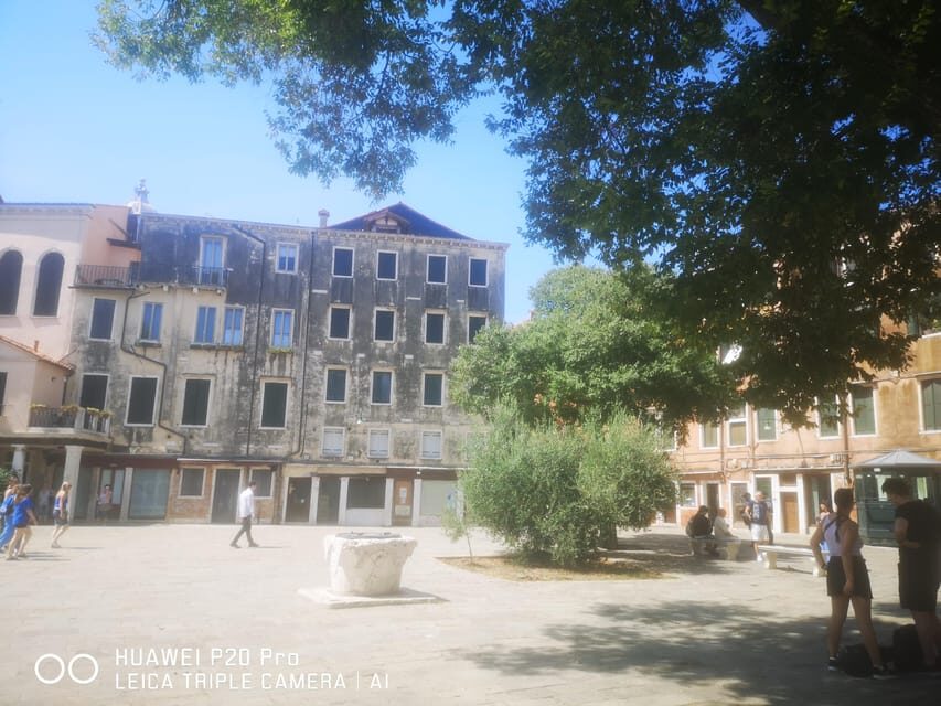 The Ancient Jewish Ghetto Tour - The Experience: Walking and Learning